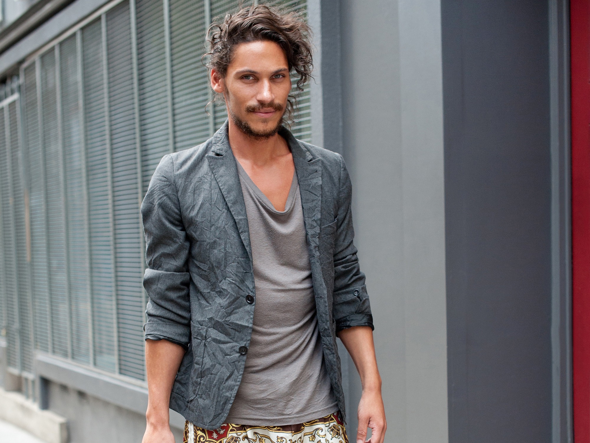 soarlondon – SOAR [verb] to ascend, fly or rise high above the normal ...